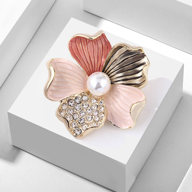 Five leaves pearl brooches - Ariano